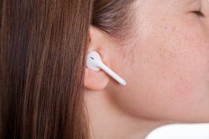 Q&A: Can wearing earbuds increase my risk for an ear infection ...